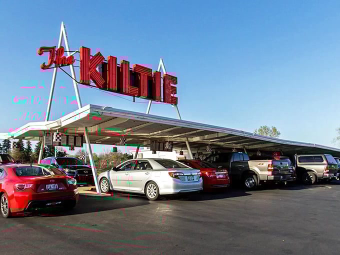 The Kiltie: Where 'fast food' means swift service, not hasty eating. This A-frame wonder is more inviting than grandma's kitchen on Thanksgiving.