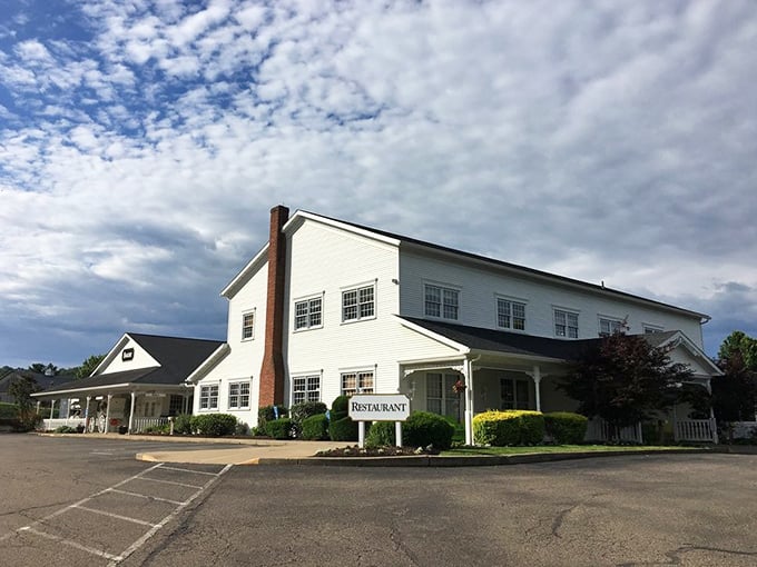 Simplicity meets decadence! Where cream sticks float like clouds and fry pies are pocket-sized happiness.