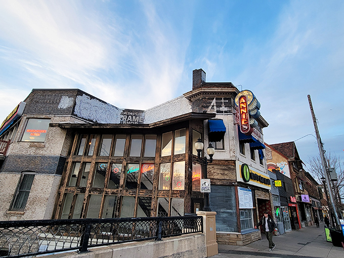 Where college memories are made! Annie's serves up nostalgia on a plate, with a side of 