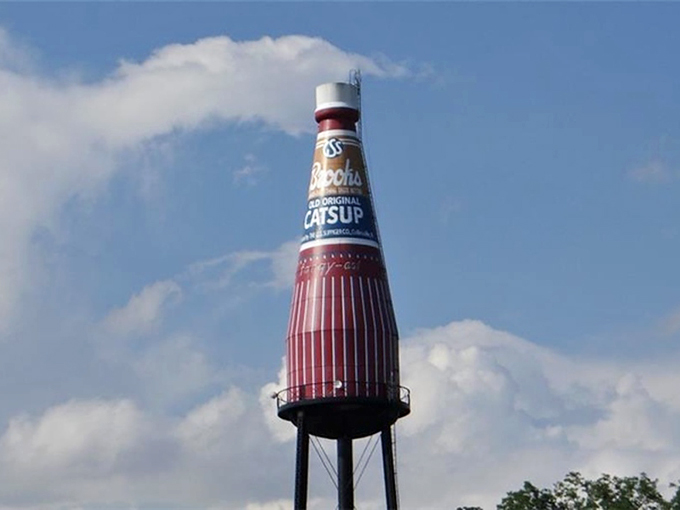 Forget "57 varieties" &ndash; this one giant bottle in Collinsville is all you need! It's the ultimate tribute to America's favorite fry companion.