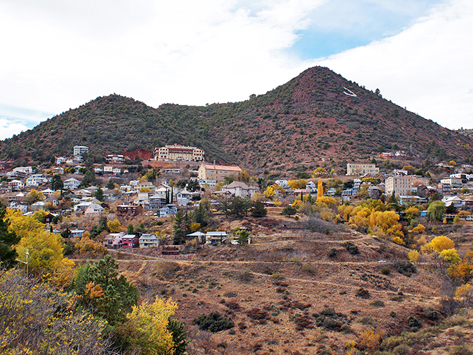 Jerome's winding streets and historic buildings offer a bird's eye view of Arizona's stunning landscape.