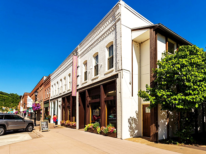 From pottery to panoramas, Red Wing serves up small-town charm with a side of breathtaking river views. No giant boot required!