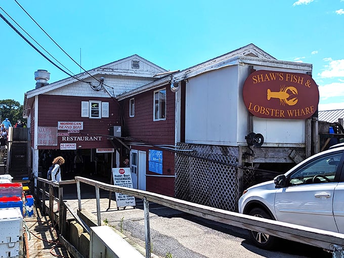 Red, rustic, and ready to serve. Shaw's is like that reliable friend who always knows how to satisfy your seafood cravings.