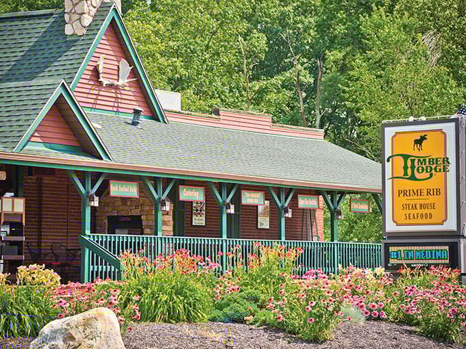 Moose Lodge meets meat lover's paradise! This rustic gem serves up smoky delights in a setting straight out of a frontier dream.