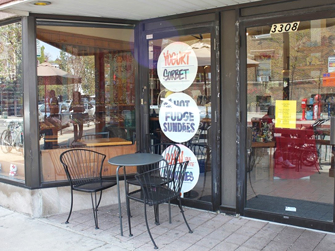 Forget deep-dish pizza, Windy City Sweets is Chicago's true indulgence. Warning: May cause spontaneous happy dances!