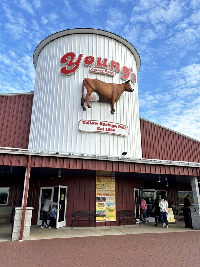 Where ice cream comes with a side of "how now, brown cow?" A dairy lover's paradise in the heart of Ohio.