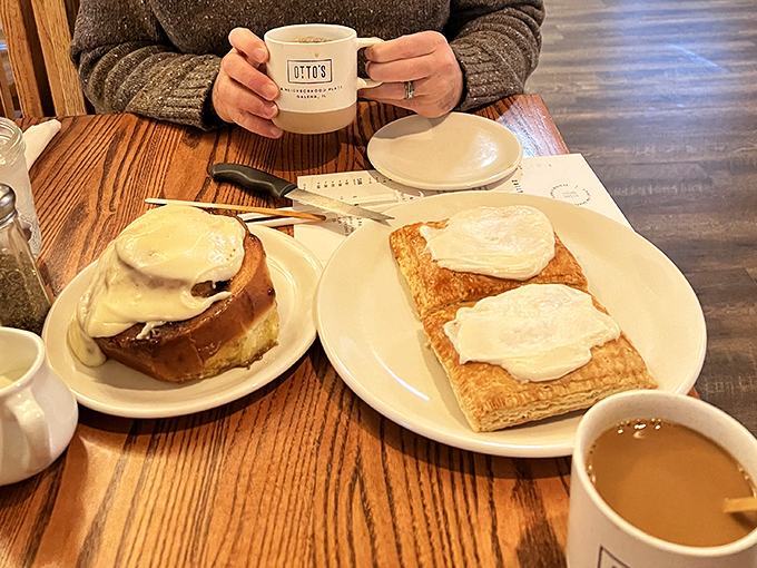 Breakfast of champions? More like a breakfast of food-loving superheroes. Otto's cinnamon roll and coffee combo is kryptonite for hunger pangs.