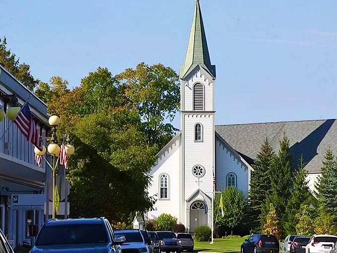 Holy architectural eye candy! This quaint church could give Stars Hollow a run for its money in the charm department.