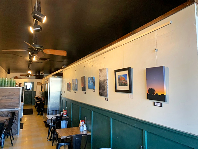 Art gallery or eatery? At Brandy's, it's a delicious blend of both. The local artwork adorning these walls feeds your soul while you feed your belly. 