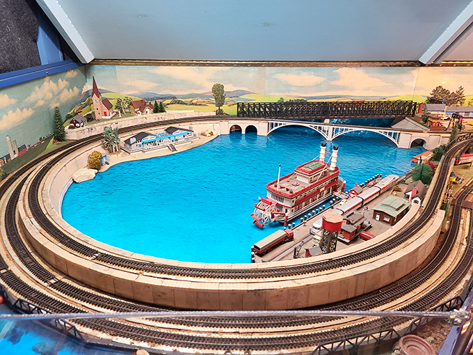 Who needs a beach vacation when you've got this pocket-sized paradise? This mini waterfront scene is giving me serious "Honey, I Shrunk the Kids" vibes.