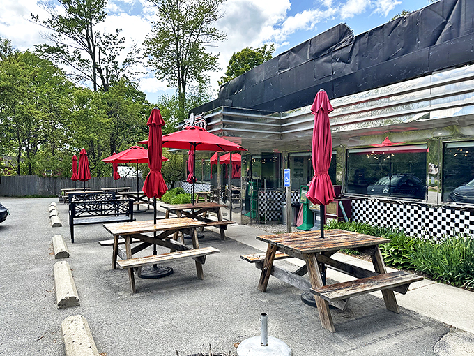 Outdoor seating at Bob's: Where you can enjoy your eggs sunny-side up while soaking up some actual sunshine. Talk about farm-to-table!