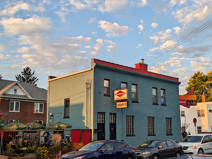 Grumpy's Bar & Grill: Don't let the name fool you&mdash;this teal treasure is Minneapolis's happiest corner!