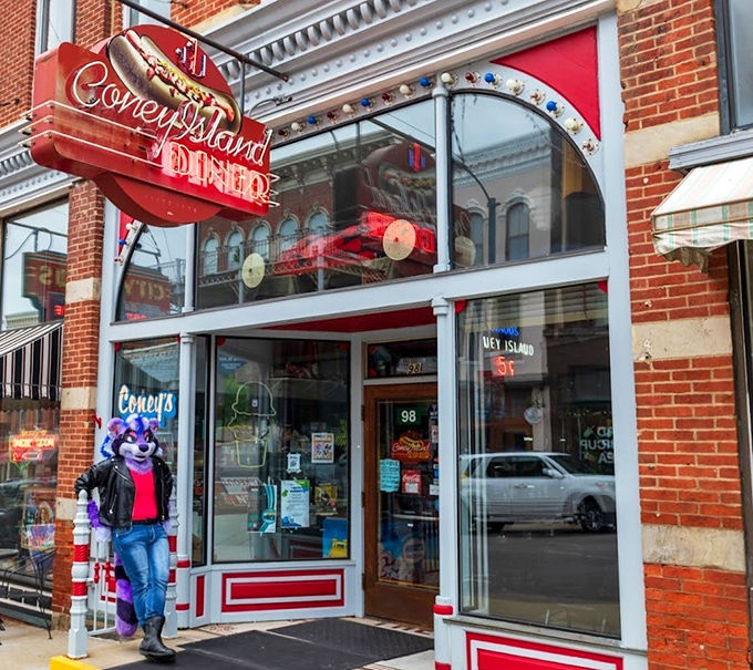 Mansfield's slice of New York! This charming diner brings boardwalk vibes to the Midwest, minus the sand in your shoes.