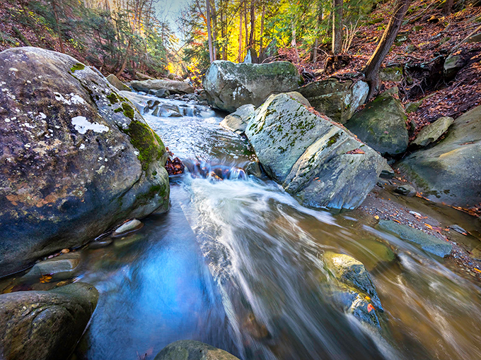 History and nature's greatest hits album, all in one park. Even the trees look like they're posing for postcards!