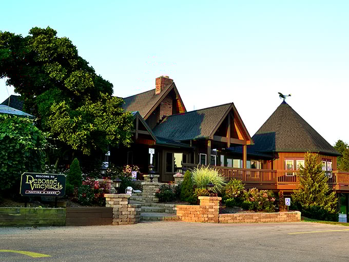 Debonn&eacute;'s grand entrance says, "Come for the wine, stay for the view." And maybe a cheeky beer or two!