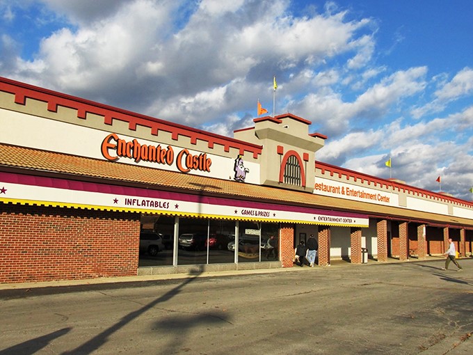 Knights, castles, and&hellip; pizza? Enchanted Castle serves up a royal feast of fun, where medieval meets modern in the most delicious way.