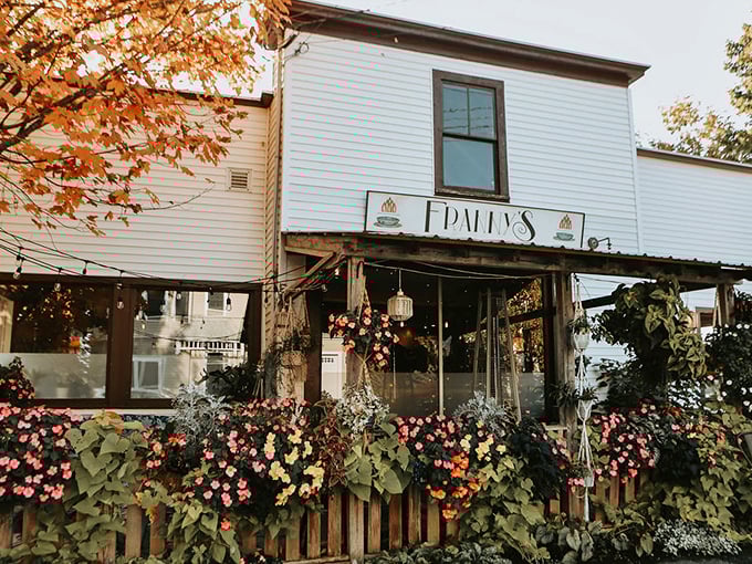 Franny's Bistro: Proof that great things come in small packages. It's the "Fun Size" candy bar of restaurants!