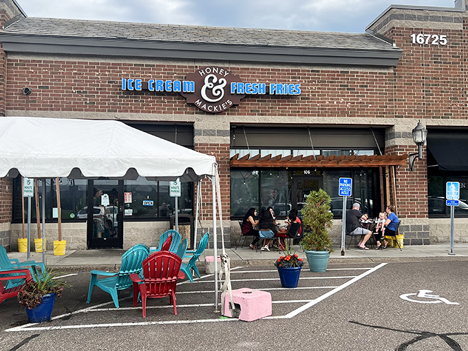 Ice cream for lunch? Don't mind if I do! Honey and Mackie's cozy nook is where sweet meets savory in delicious harmony. Photo credit: Paul Vassar