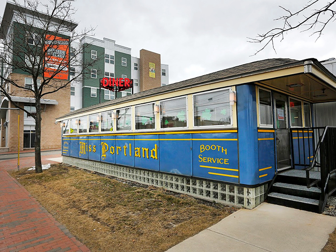 All aboard the flavor express! Miss Portland Diner's blue exterior is your ticket to a world where 'booth service' is king and nostalgia is always on the menu.
