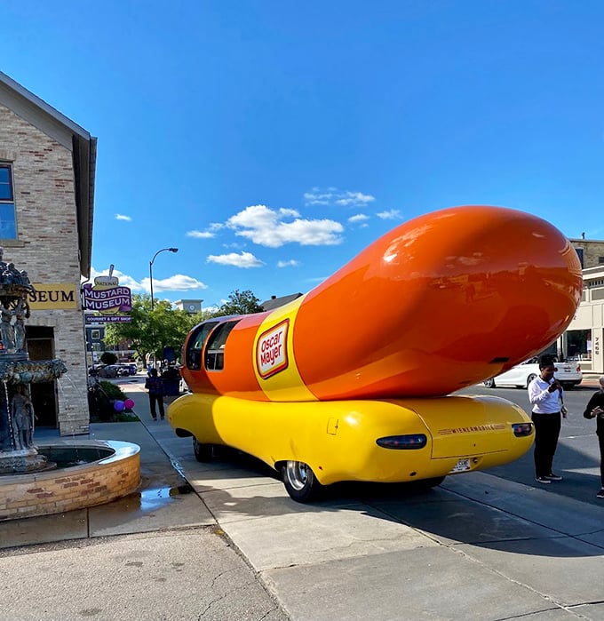 Relish the yellow brick road to condiment heaven. It's the hottest spot in town - no ketchup allowed!