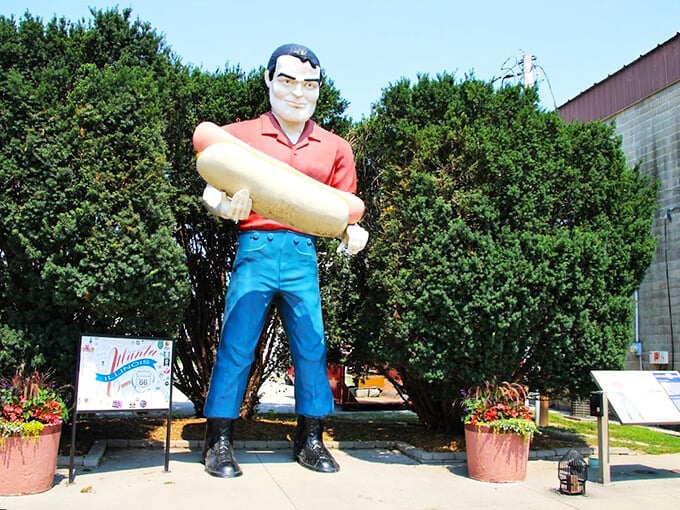 Who knew Paul Bunyan had a hankering for hot dogs? Atlanta's lumberjack looks ready for a picnic.