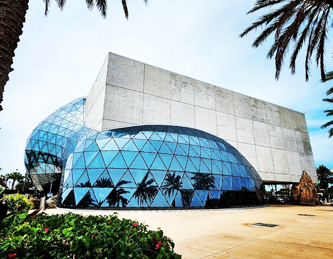 Where clocks melt and imaginations soar! Dal&iacute;'s dreamscapes come to life in this mind-bending masterpiece of a museum.