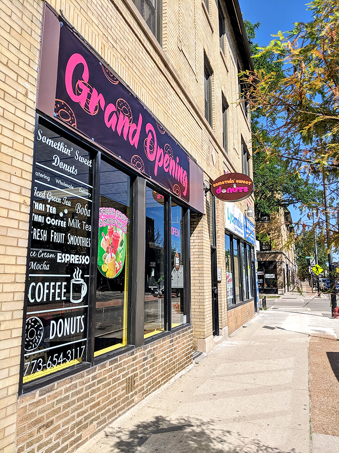 Somethin' Sweet Donuts: Where tradition meets trendy. It's like your grandma's recipes got a millennial makeover!