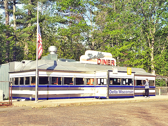 A slice of Americana nestled in nature's embrace. Delta Diner proves good taste knows no bounds.