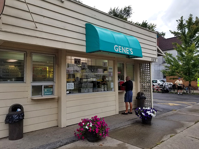 Gene's sunny exterior is like a beacon of creamy joy. Prepare for a flavor-packed blast from the past!