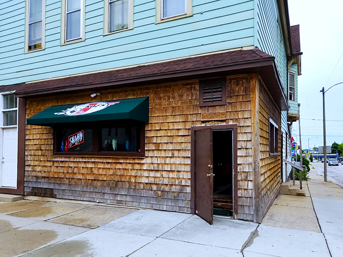 Where big laughs come in small packages. This mini marvel proves size isn't everything in bowling.