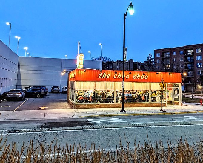 Forget "Dinner and a Show" – here, dinner IS the show. Thomas the Tank Engine would be jealous. Photo credit: K. Whitson (Picturebykw)