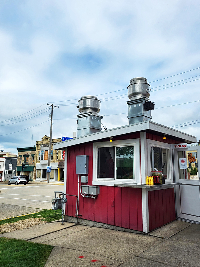 Don't let the size fool you. Wedl's may be small, but its burgers are the Mighty Mouse of the culinary world.