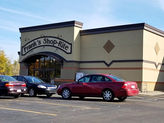Frank's Shop-Rite: Where everybody knows your name, and probably your favorite brand of pickles too.