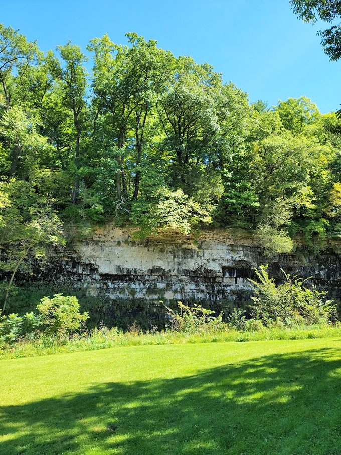 "Nature's skyscraper!" This limestone cliff face puts Manhattan's concrete jungle to shame, with a much better air quality rating to boot.