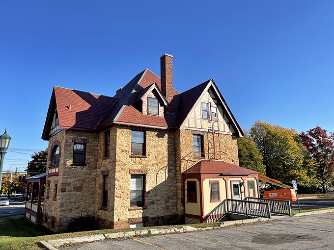 This isn't just a building, it's a time machine with a chimney. Step inside and you might just bump into the ghosts of Christmases past!
