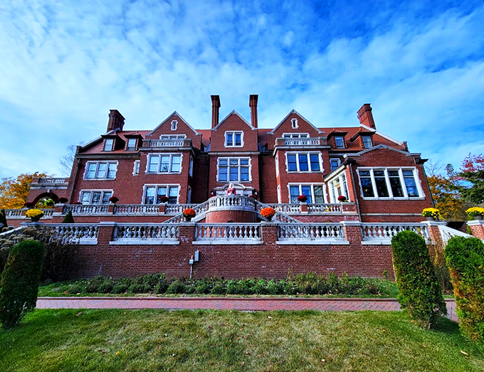 Murder, they wrote... and built! This opulent mansion on Lake Superior is equal parts "Downton Abbey" and true crime podcast.