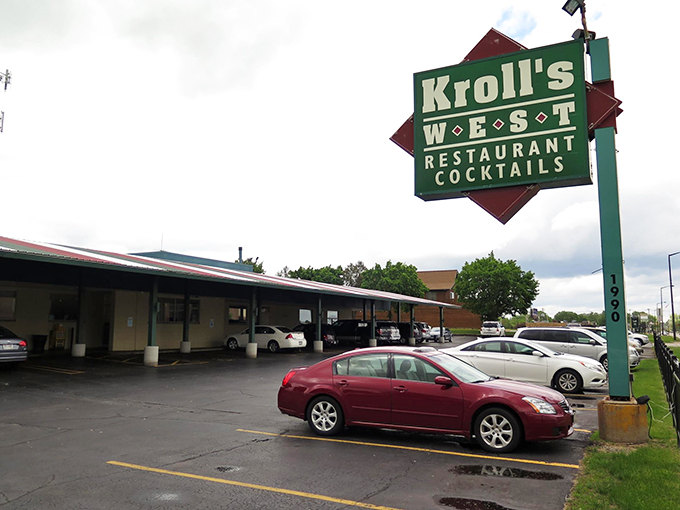 Kroll's West: No frills, no fuss, just fantastic burgers. It's like the strong, silent type of restaurants &ndash; mysteriously alluring and satisfyingly delicious.