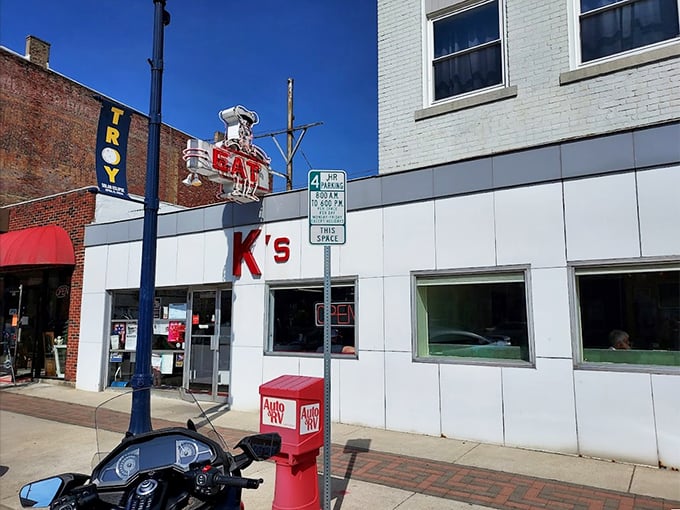 K's isn't just serving burgers, it's dishing out slices of American history. With a side of crispy fries, naturally.