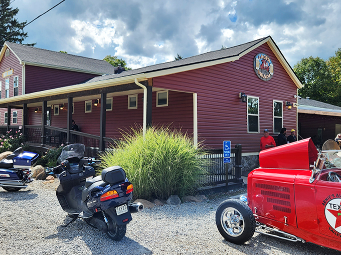 Red-hot BBQ and cool brews! This barn-inspired beauty promises a perfect pairing of smoky meats and craft treats.