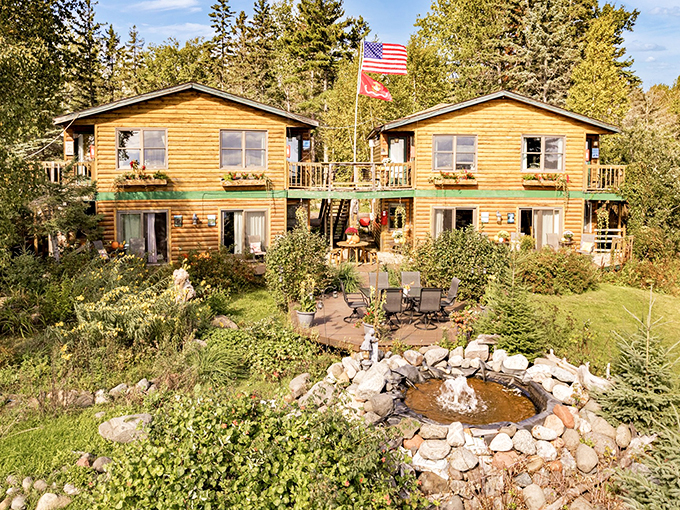 Lake Superior's front-row seats! This Scandinavian-inspired haven offers views that would make even a fjord jealous.