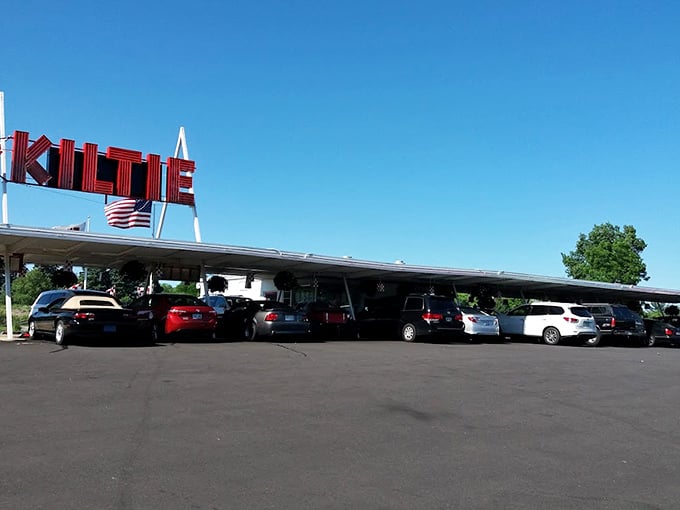 Where burgers meet bagpipes! The Kiltie's car-hop service is a Highland fling for your taste buds.