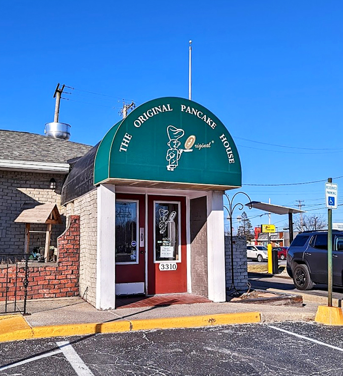 Flat-out fantastic! This unassuming spot proves that sometimes, the best things in life really are as simple as a perfect stack of pancakes.