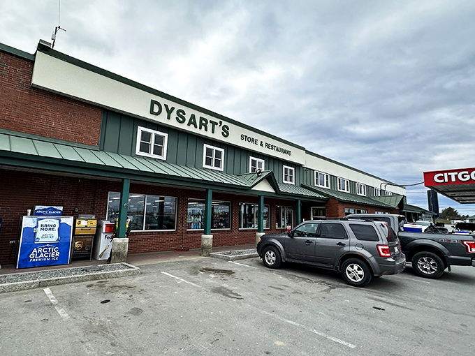 At Dysart's, the coffee's always hot and the welcome's always warm. It's like stepping into a Norman Rockwell painting – with better pancakes.