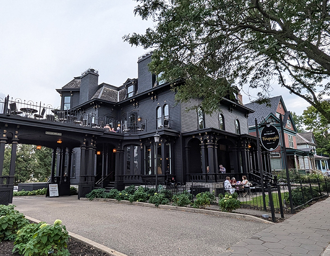 A mansion that serves dinner? Forepaugh's is where your inner aristocrat meets your outer foodie for a delicious rendezvous.