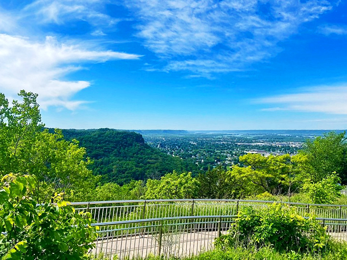 Nature's balcony with a stunning view. Grandad Bluff proves that the best things in life are free &ndash; and scenic!