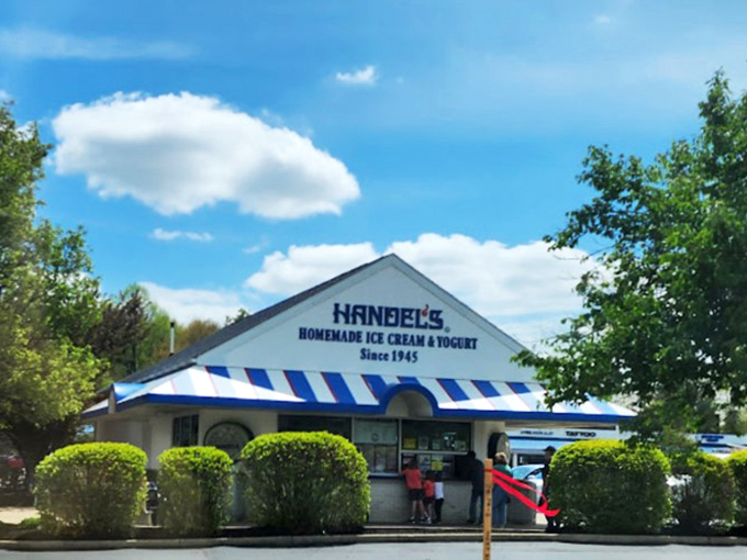 No frills, just thrills. Handel's simple exterior hides a world of flavor waiting to be discovered.