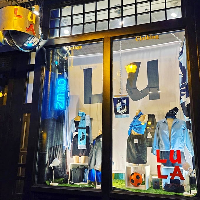 From flapper chic to mod maven, Lula's got you covered. Warning: may cause sudden urges to Charleston.