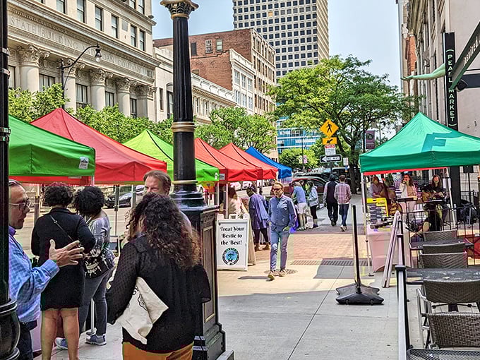 Suits and street food unite! Pearl Market is where office workers trade fluorescent lights for sunshine and vending machine sadness for taco truck bliss.