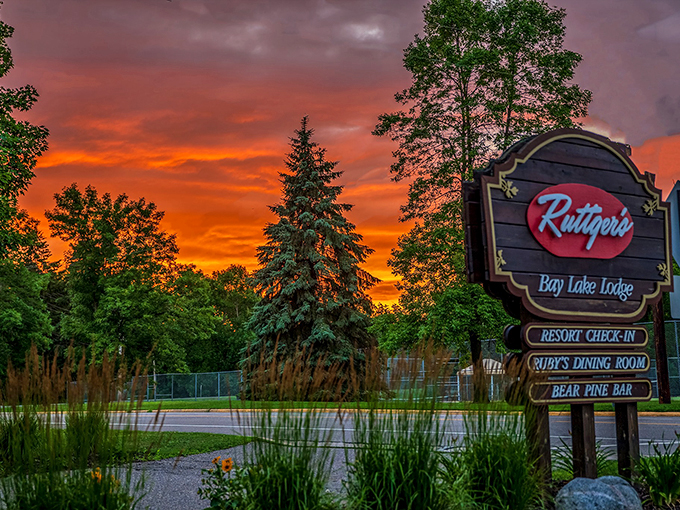 Where "lake life" isn't just a hashtag, it's a way of being. Ruttger's: making waves in the resort game since 1898. 