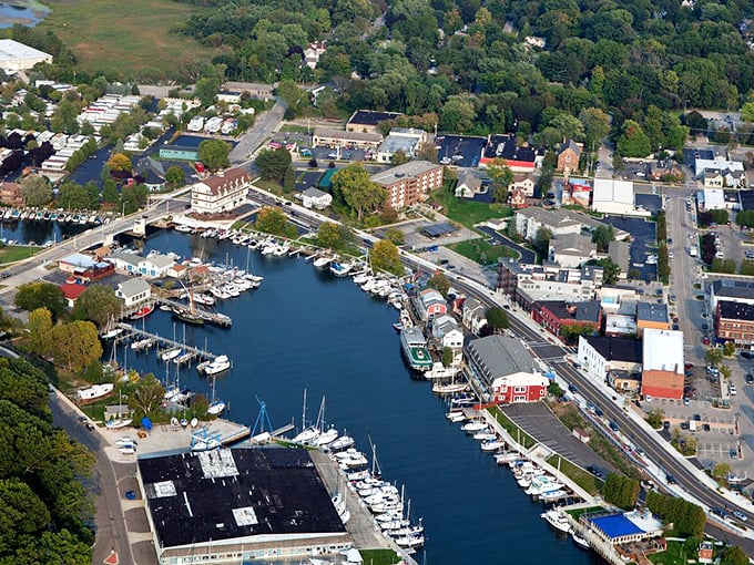 Stroll down memory lane! South Haven's main street is a nostalgic journey, complete with old-fashioned storefronts and the promise of homemade fudge.